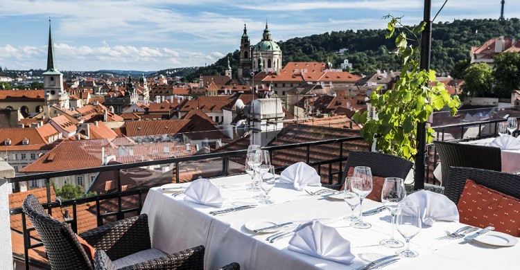 10 restaurantes imprescindibles donde comer en Praga